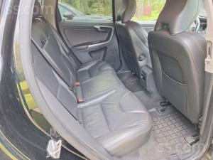 Black Volvo XC60 2014 in Riga, with an engine capacity of 2.40 L and mileage of 272 thousand km for 9450 €, photo 12 on AUTOMOTO.COM.LV