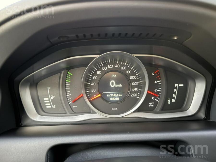 Melns Volvo XC60 2014 Rīga, ar dzinēja tilpumu 2.00 L un nobraukumu 170 tūkst. km par 11500 €, foto 5 vietnē AUTOMOTO.COM.LV