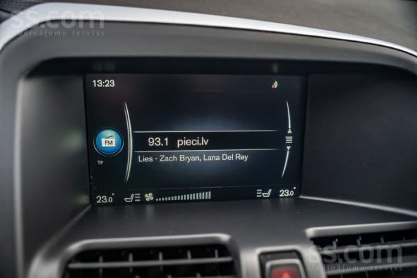 Черный Вольво ХС60 2014 в Рига, объемом двигателя 2.00 л и пробегом 268 тыс. км за 11750 €, фото 6 на AUTOMOTO.COM.LV