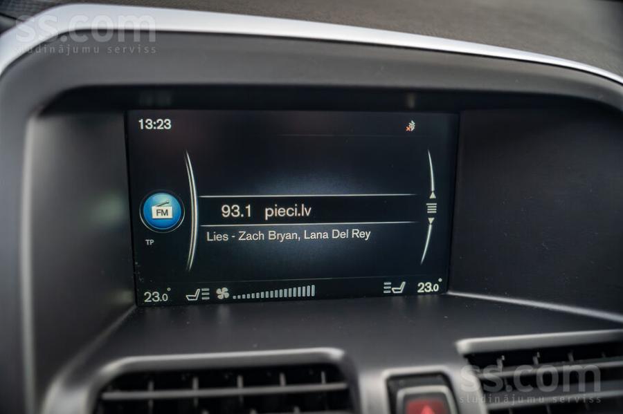 Melns Volvo XC60 2014 Rīga, ar dzinēja tilpumu 2.00 L un nobraukumu 268 tūkst. km par 11750 €, foto 6 vietnē AUTOMOTO.COM.LV
