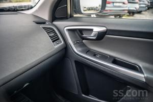 Melns Volvo XC60 2014 Rīga, ar dzinēja tilpumu 2.00 L un nobraukumu 268 tūkst. km par 11750 €, foto 13 vietnē AUTOMOTO.COM.LV