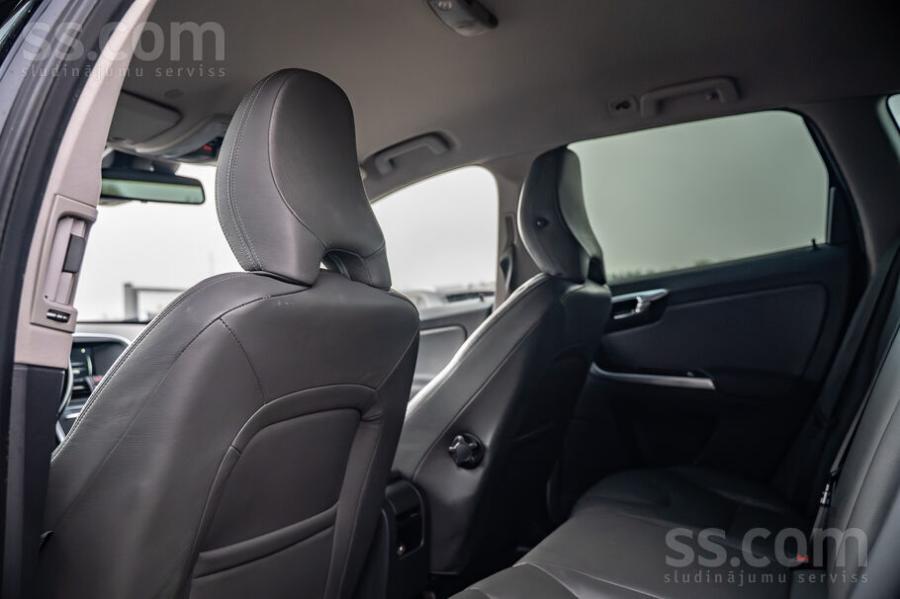 Melns Volvo XC60 2014 Rīga, ar dzinēja tilpumu 2.00 L un nobraukumu 268 tūkst. km par 11750 €, foto 14 vietnē AUTOMOTO.COM.LV