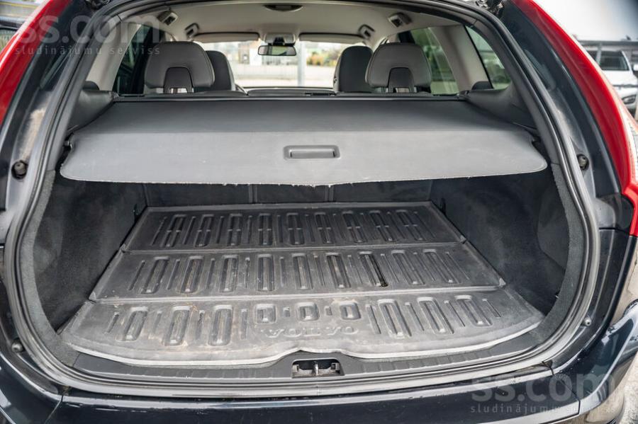 Melns Volvo XC60 2014 Rīga, ar dzinēja tilpumu 2.00 L un nobraukumu 268 tūkst. km par 11750 €, foto 19 vietnē AUTOMOTO.COM.LV