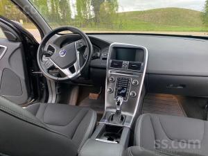 Black Volvo XC60 2015 in Jekabpils, with an engine capacity of 2.00 L and mileage of 104 thousand km for 15500 €, photo 5 on AUTOMOTO.COM.LV