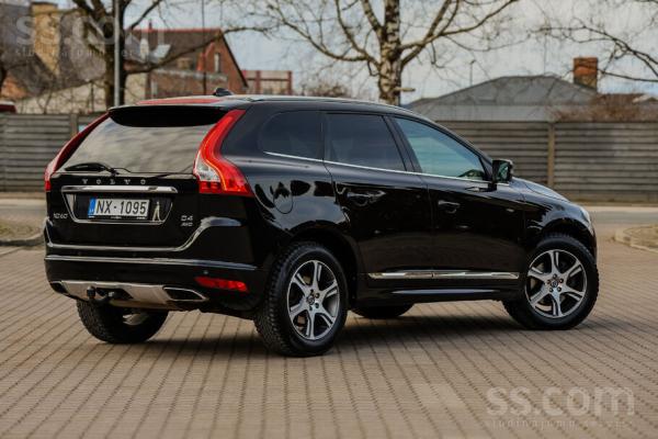Melns Volvo XC60 2015 Jelgava, ar dzinēja tilpumu 2.40 L un nobraukumu 0 tūkst. km par 18000 €, foto 5 vietnē AUTOMOTO.COM.LV