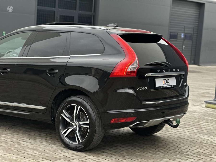 Black Volvo XC60 2015 in Kaunas, with an engine capacity of 1.97 L and mileage of 296 thousand km for 13790 €, photo 35 on AUTOMOTO.COM.LV