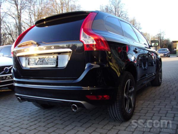 Black Volvo XC60 2015 in Riga, with an engine capacity of 2.40 L and mileage of 225 thousand km for 16500 €, photo 3 on AUTOMOTO.COM.LV