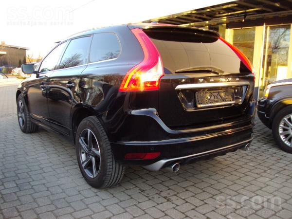 Black Volvo XC60 2015 in Riga, with an engine capacity of 2.40 L and mileage of 225 thousand km for 16500 €, photo 4 on AUTOMOTO.COM.LV