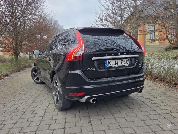 Melns Volvo XC60 2015 Viļņa, ar dzinēja tilpumu 2.40 L un nobraukumu 327 tūkst. km par 11499 €, foto 4 vietnē AUTOMOTO.COM.LV