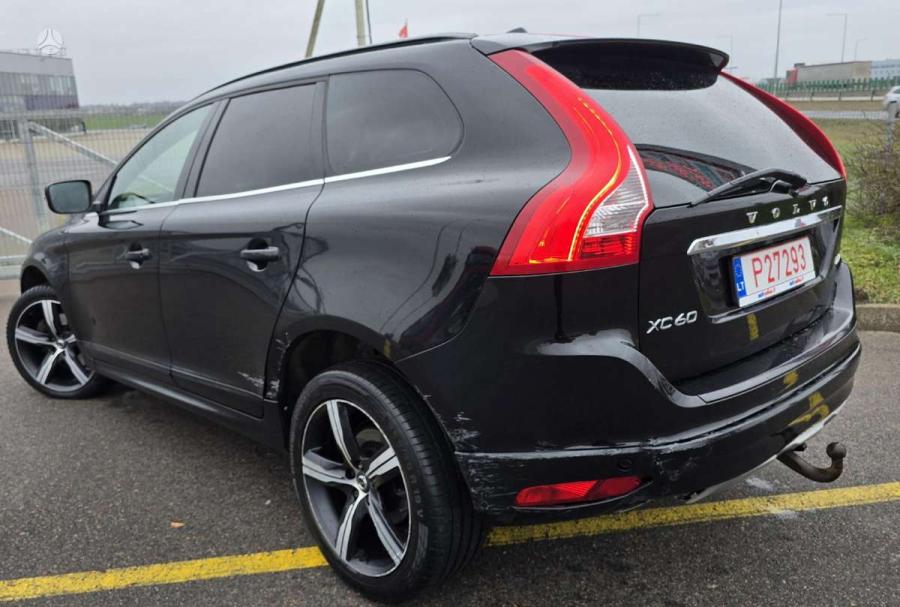 Black Volvo XC60 2015 in Kaunas, with an engine capacity of 1.97 L and mileage of 350 thousand km for 7290 €, photo 4 on AUTOMOTO.COM.LV