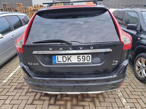 Melns Volvo XC60 2015 Kauņa, ar dzinēja tilpumu 3.00 L un nobraukumu 250 tūkst. km par 3200 €, foto 2 vietnē AUTOMOTO.COM.LV