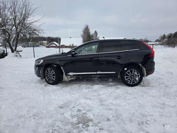 Black Volvo XC60 2015 in Gargzdai, with an engine capacity of 2.40 L and mileage of 300 thousand km for 10500 €, photo 1 on AUTOMOTO.COM.LV