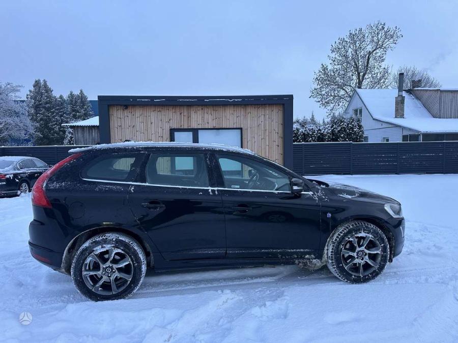 Melns Volvo XC60 2015 Kauņa, ar dzinēja tilpumu 1.98 L un nobraukumu 290 tūkst. km par 12500 €, foto 2 vietnē AUTOMOTO.COM.LV