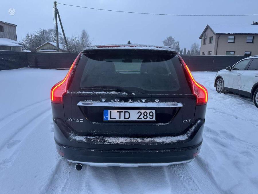 Melns Volvo XC60 2015 Kauņa, ar dzinēja tilpumu 1.98 L un nobraukumu 290 tūkst. km par 12500 €, foto 8 vietnē AUTOMOTO.COM.LV