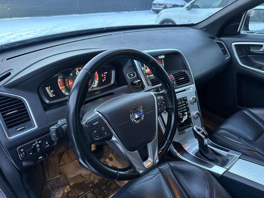 Melns Volvo XC60 2015 Kauņa, ar dzinēja tilpumu 1.98 L un nobraukumu 290 tūkst. km par 12500 €, foto 15 vietnē AUTOMOTO.COM.LV