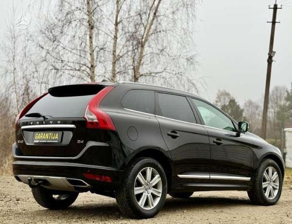 Black Volvo XC60 2015 in Siauliai, with an engine capacity of 1.98 L and mileage of 276 thousand km for 13450 €, photo 4 on AUTOMOTO.COM.LV