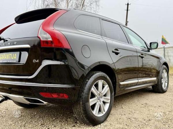 Black Volvo XC60 2015 in Siauliai, with an engine capacity of 1.98 L and mileage of 276 thousand km for 13450 €, photo 8 on AUTOMOTO.COM.LV