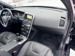 Melns Volvo XC60 2015 Rīga, ar dzinēja tilpumu 2.40 L un nobraukumu 309 tūkst. km par 12995 €, foto 17 vietnē AUTOMOTO.COM.LV