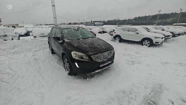 Melns Volvo XC60 2015 Viļņa, ar dzinēja tilpumu 1.98 L un nobraukumu 230 tūkst. km par 10180 €, foto 2 vietnē AUTOMOTO.COM.LV