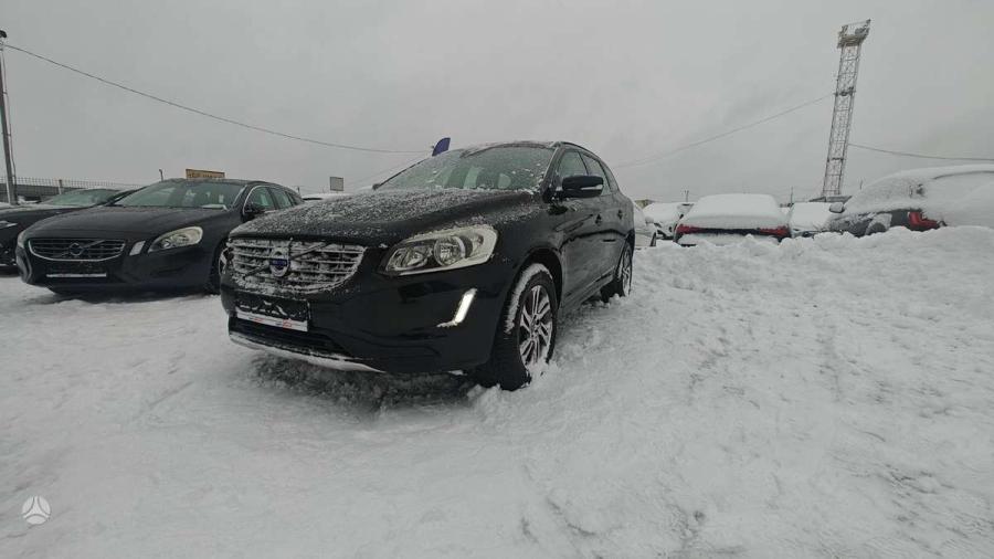 Melns Volvo XC60 2015 Viļņa, ar dzinēja tilpumu 1.98 L un nobraukumu 230 tūkst. km par 10180 €, foto 3 vietnē AUTOMOTO.COM.LV