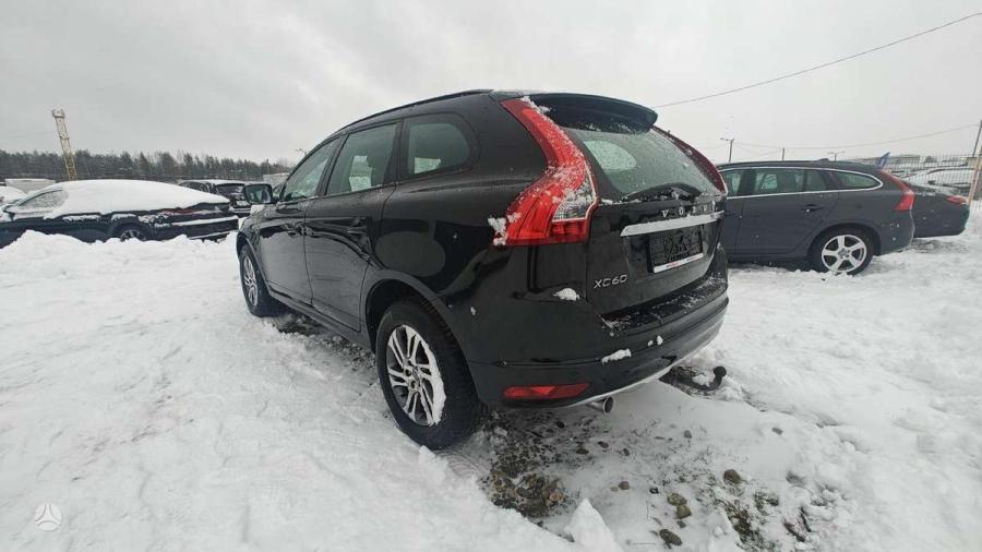 Melns Volvo XC60 2015 Viļņa, ar dzinēja tilpumu 1.98 L un nobraukumu 230 tūkst. km par 10180 €, foto 5 vietnē AUTOMOTO.COM.LV