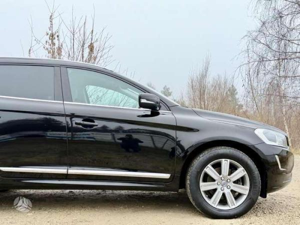 Black Volvo XC60 2015 in Siauliai, with an engine capacity of 1.98 L and mileage of 276 thousand km for 13450 €, photo 10 on AUTOMOTO.COM.LV