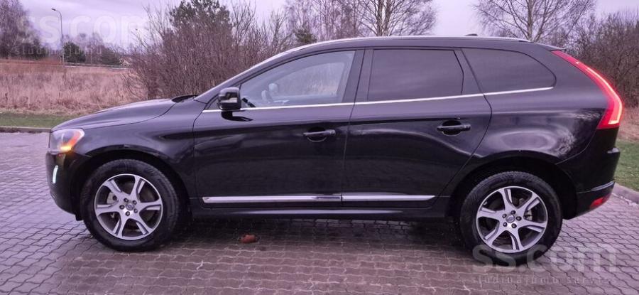 Black Volvo XC60 2015 in Liepaja, with an engine capacity of 3.00 L and mileage of 251 thousand km for 13500 €, photo 8 on AUTOMOTO.COM.LV