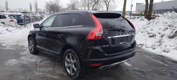 Melns Volvo XC60 2015 Klaipėda, ar dzinēja tilpumu 2.40 L un nobraukumu 271 tūkst. km par 13700 €, foto 4 vietnē AUTOMOTO.COM.LV