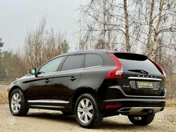 Black Volvo XC60 2015 in Siauliai, with an engine capacity of 1.98 L and mileage of 276 thousand km for 13450 €, photo 3 on AUTOMOTO.COM.LV