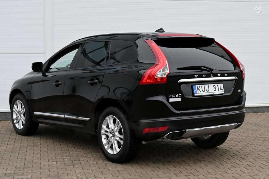 Black Volvo XC60 2015 in Kretinga, with an engine capacity of 1.97 L and mileage of 146 thousand km for 12499 €, photo 10 on AUTOMOTO.COM.LV