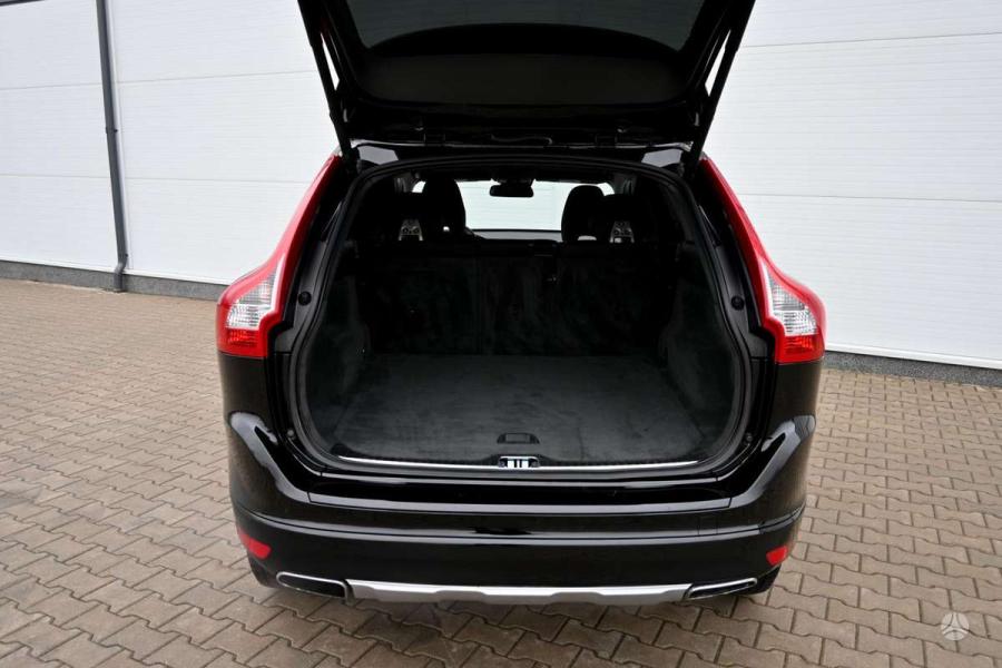 Black Volvo XC60 2015 in Kretinga, with an engine capacity of 1.97 L and mileage of 146 thousand km for 12499 €, photo 13 on AUTOMOTO.COM.LV