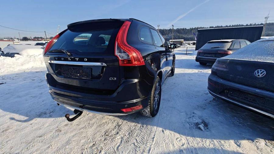 Black Volvo XC60 2015 in Vilnius, with an engine capacity of 1.98 L and mileage of 230 thousand km for 10300 €, photo 5 on AUTOMOTO.COM.LV