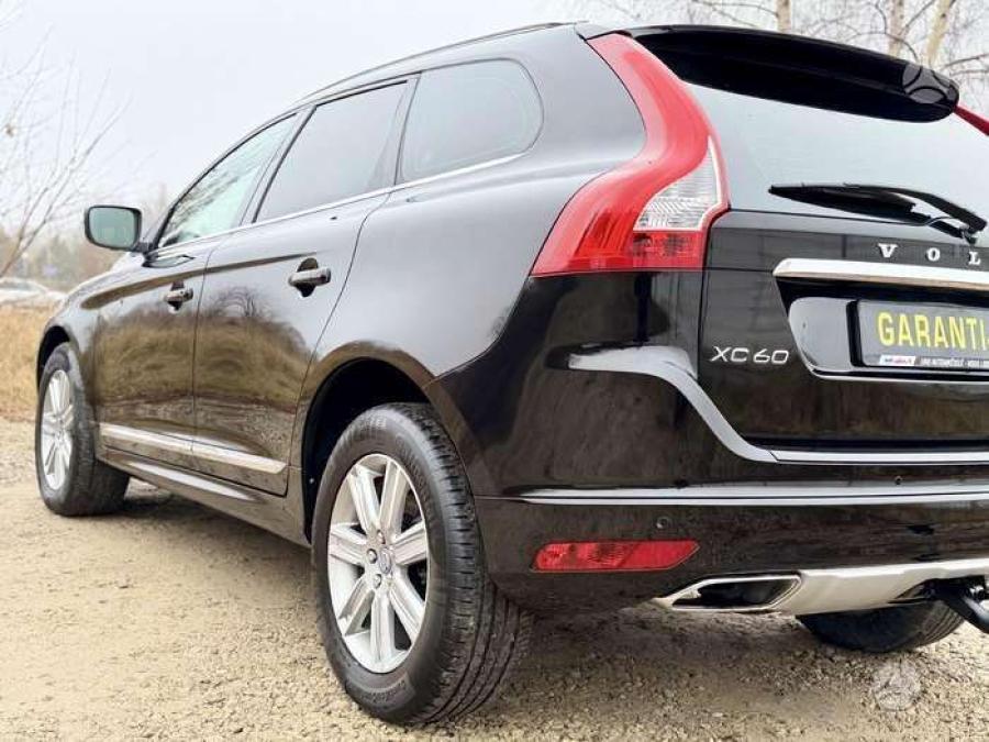 Black Volvo XC60 2015 in Siauliai, with an engine capacity of 1.98 L and mileage of 276 thousand km for 13450 €, photo 7 on AUTOMOTO.COM.LV
