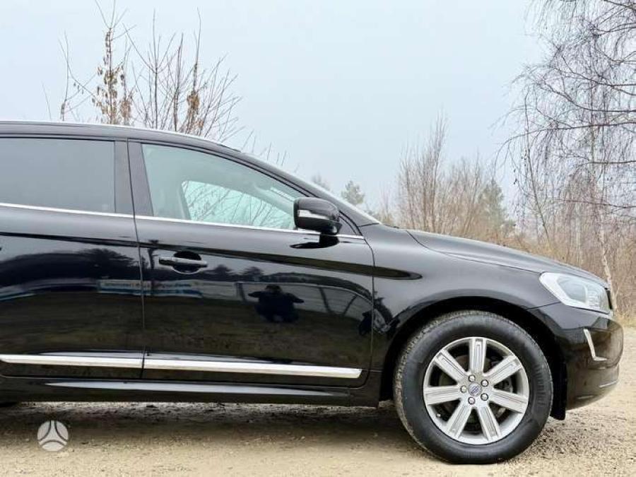 Black Volvo XC60 2015 in Siauliai, with an engine capacity of 1.98 L and mileage of 276 thousand km for 13450 €, photo 10 on AUTOMOTO.COM.LV