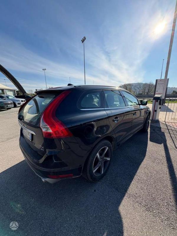 Melns Volvo XC60 2015 Viļņa, ar dzinēja tilpumu 2.40 L un nobraukumu 260 tūkst. km par 13200 €, foto 9 vietnē AUTOMOTO.COM.LV