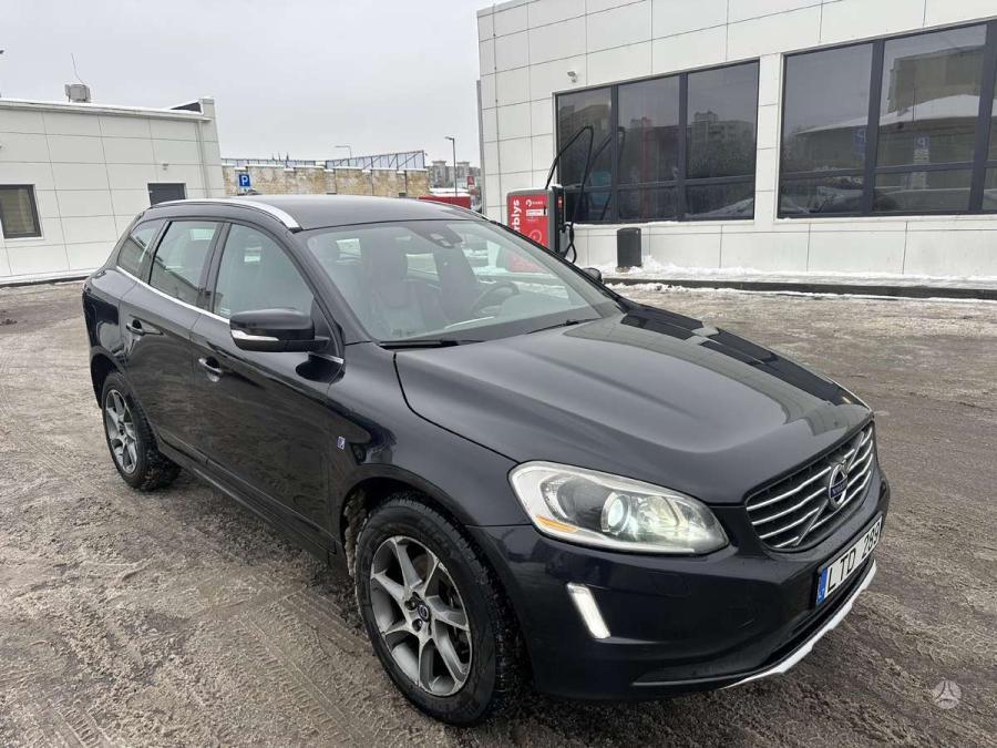 Melns Volvo XC60 2015 Kauņa, ar dzinēja tilpumu 1.98 L un nobraukumu 291 tūkst. km par 11500 €, foto 1 vietnē AUTOMOTO.COM.LV