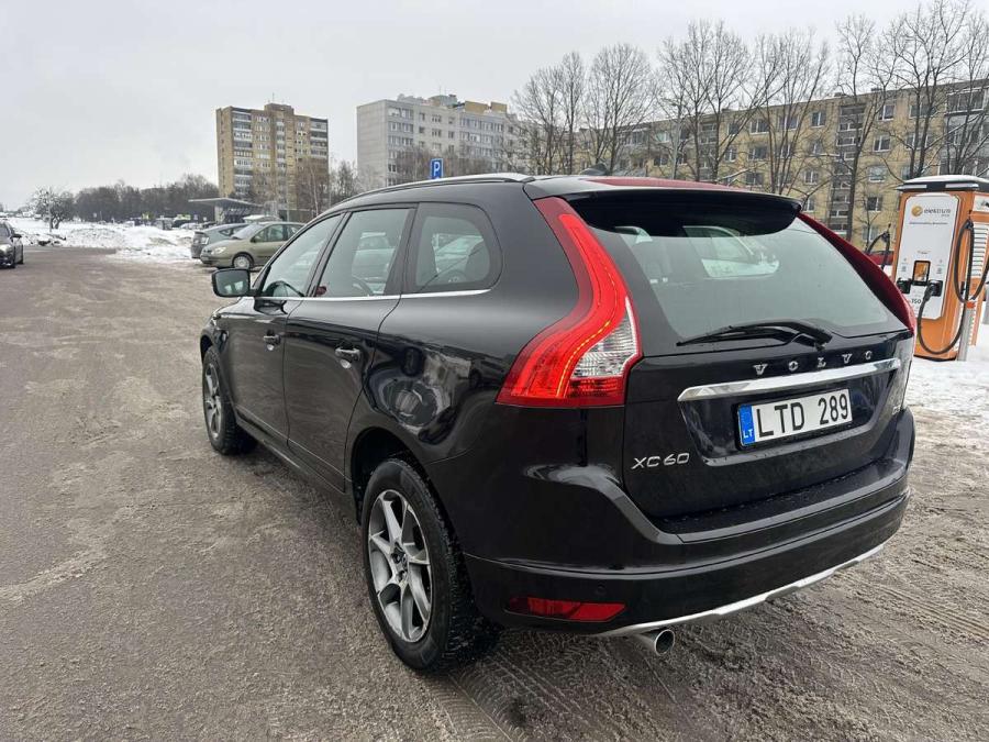 Melns Volvo XC60 2015 Kauņa, ar dzinēja tilpumu 1.98 L un nobraukumu 291 tūkst. km par 11500 €, foto 7 vietnē AUTOMOTO.COM.LV