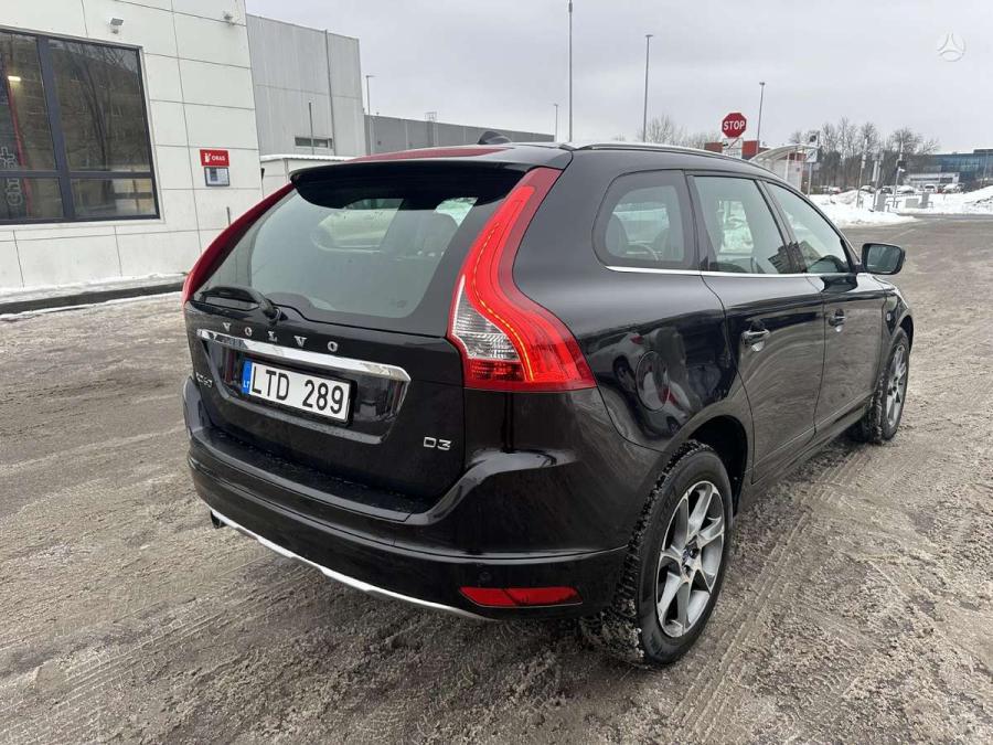 Melns Volvo XC60 2015 Kauņa, ar dzinēja tilpumu 1.98 L un nobraukumu 291 tūkst. km par 11500 €, foto 9 vietnē AUTOMOTO.COM.LV