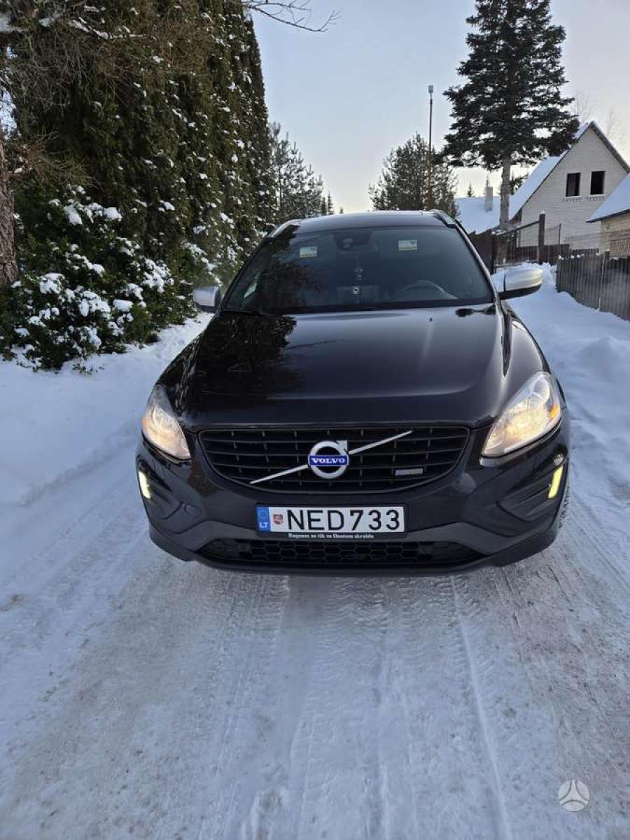 Melns Volvo XC60 2015 Šauļi, ar dzinēja tilpumu 2.95 L un nobraukumu 298 tūkst. km par 10500 €, foto 1 vietnē AUTOMOTO.COM.LV