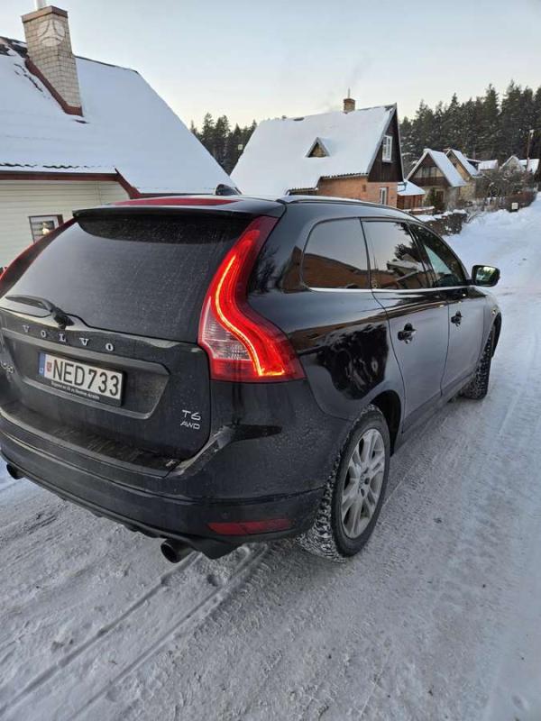 Melns Volvo XC60 2015 Šauļi, ar dzinēja tilpumu 2.95 L un nobraukumu 298 tūkst. km par 10500 €, foto 2 vietnē AUTOMOTO.COM.LV