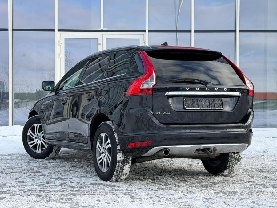 Melns Volvo XC60 2015 Viļņa, ar dzinēja tilpumu 1.98 L un nobraukumu 273 tūkst. km par 14850 €, foto 4 vietnē AUTOMOTO.COM.LV
