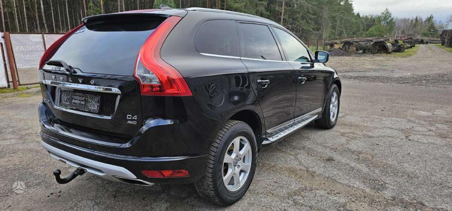 Melns Volvo XC60 2015 Ukmergė, ar dzinēja tilpumu 2.40 L un nobraukumu 250 tūkst. km par 13100 €, foto 7 vietnē AUTOMOTO.COM.LV