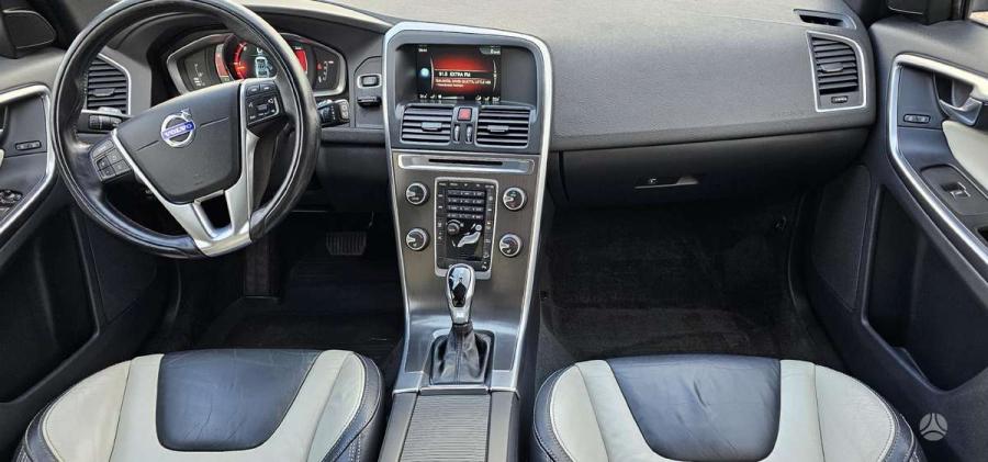 Melns Volvo XC60 2015 Ukmergė, ar dzinēja tilpumu 2.40 L un nobraukumu 250 tūkst. km par 13100 €, foto 11 vietnē AUTOMOTO.COM.LV
