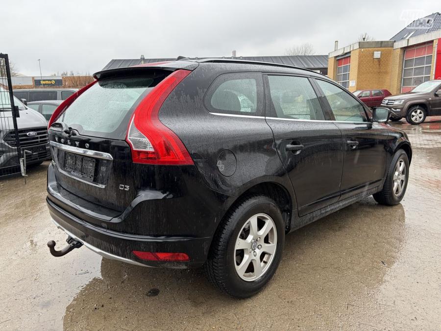 Melns Volvo XC60 2015 Viļņa, ar dzinēja tilpumu 2.00 L un nobraukumu 282 tūkst. km par 9600 €, foto 4 vietnē AUTOMOTO.COM.LV