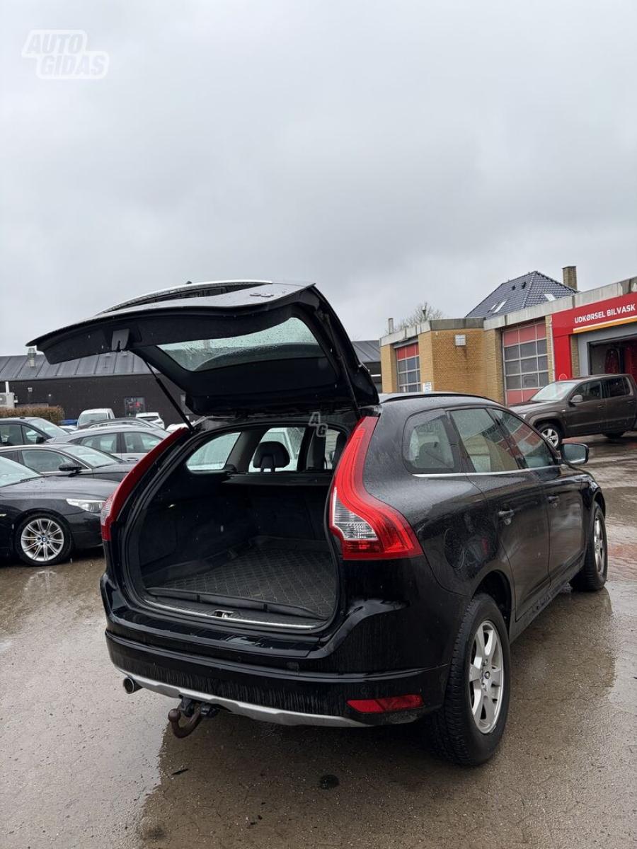 Melns Volvo XC60 2015 Viļņa, ar dzinēja tilpumu 2.00 L un nobraukumu 282 tūkst. km par 9600 €, foto 8 vietnē AUTOMOTO.COM.LV