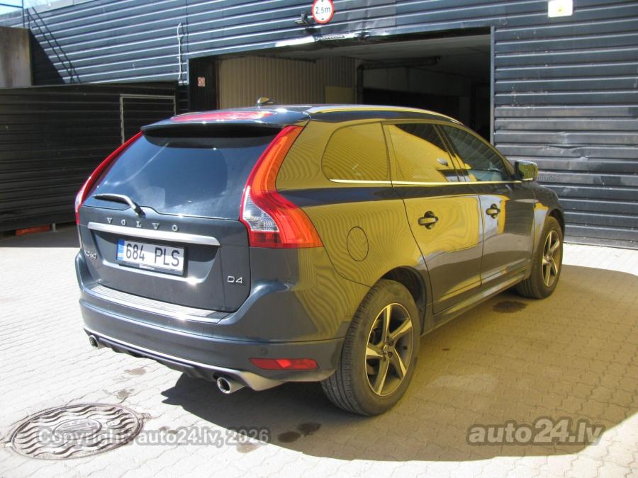 Melns Volvo XC60 2015 Sillamē, ar dzinēja tilpumu 2.00 L un nobraukumu 245 tūkst. km par 13500 €, foto 7 vietnē AUTOMOTO.COM.LV