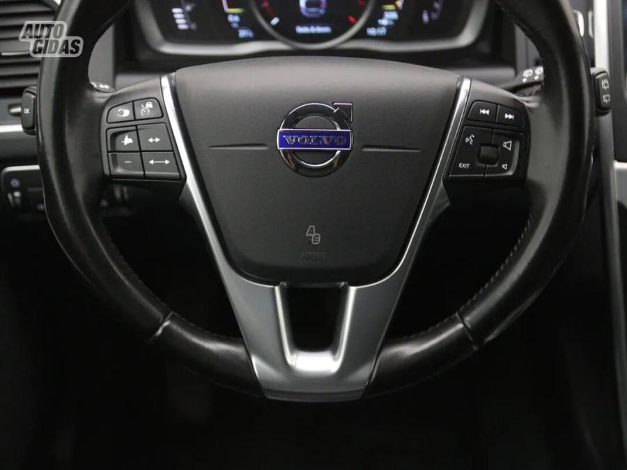 Black Volvo XC60 2015 in Vilnius, with an engine capacity of 2.00 L and mileage of 205 thousand km for 14899 €, photo 19 on AUTOMOTO.COM.LV
