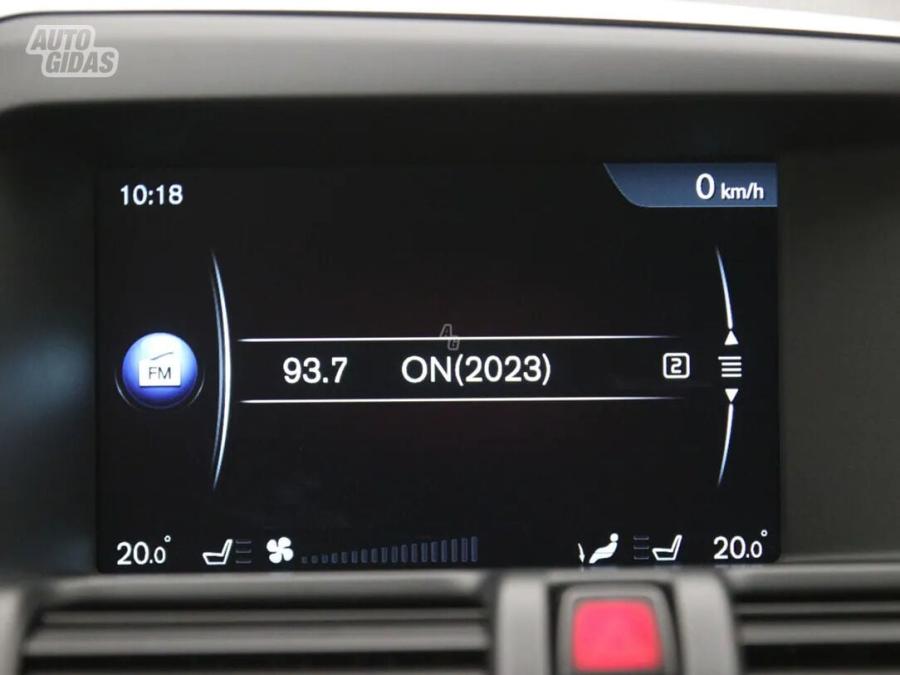 Black Volvo XC60 2015 in Vilnius, with an engine capacity of 2.00 L and mileage of 205 thousand km for 14899 €, photo 23 on AUTOMOTO.COM.LV