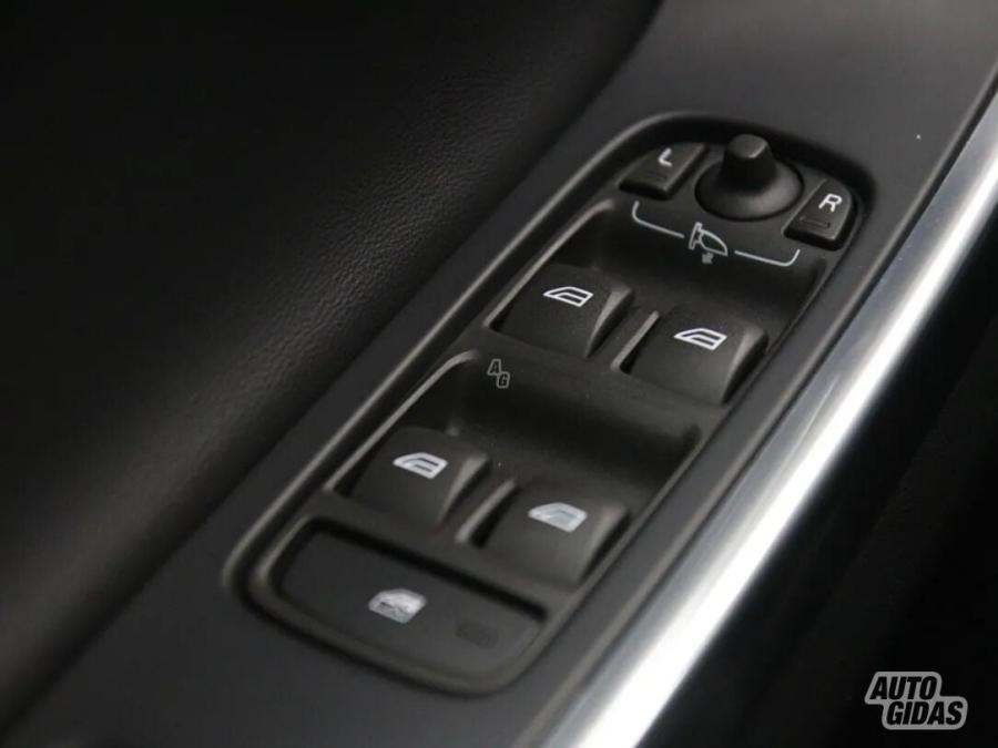Black Volvo XC60 2015 in Vilnius, with an engine capacity of 2.00 L and mileage of 205 thousand km for 14899 €, photo 27 on AUTOMOTO.COM.LV