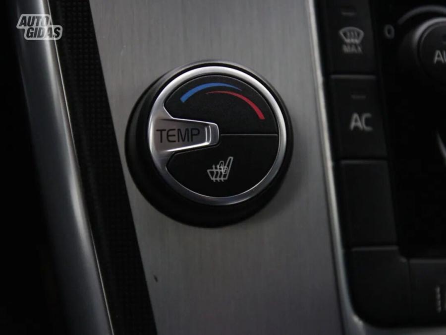 Black Volvo XC60 2015 in Vilnius, with an engine capacity of 2.00 L and mileage of 205 thousand km for 14899 €, photo 31 on AUTOMOTO.COM.LV